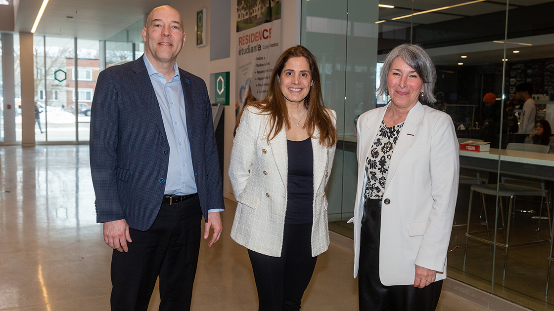 La ministre de l’Enseignement supérieur en visite au Collège